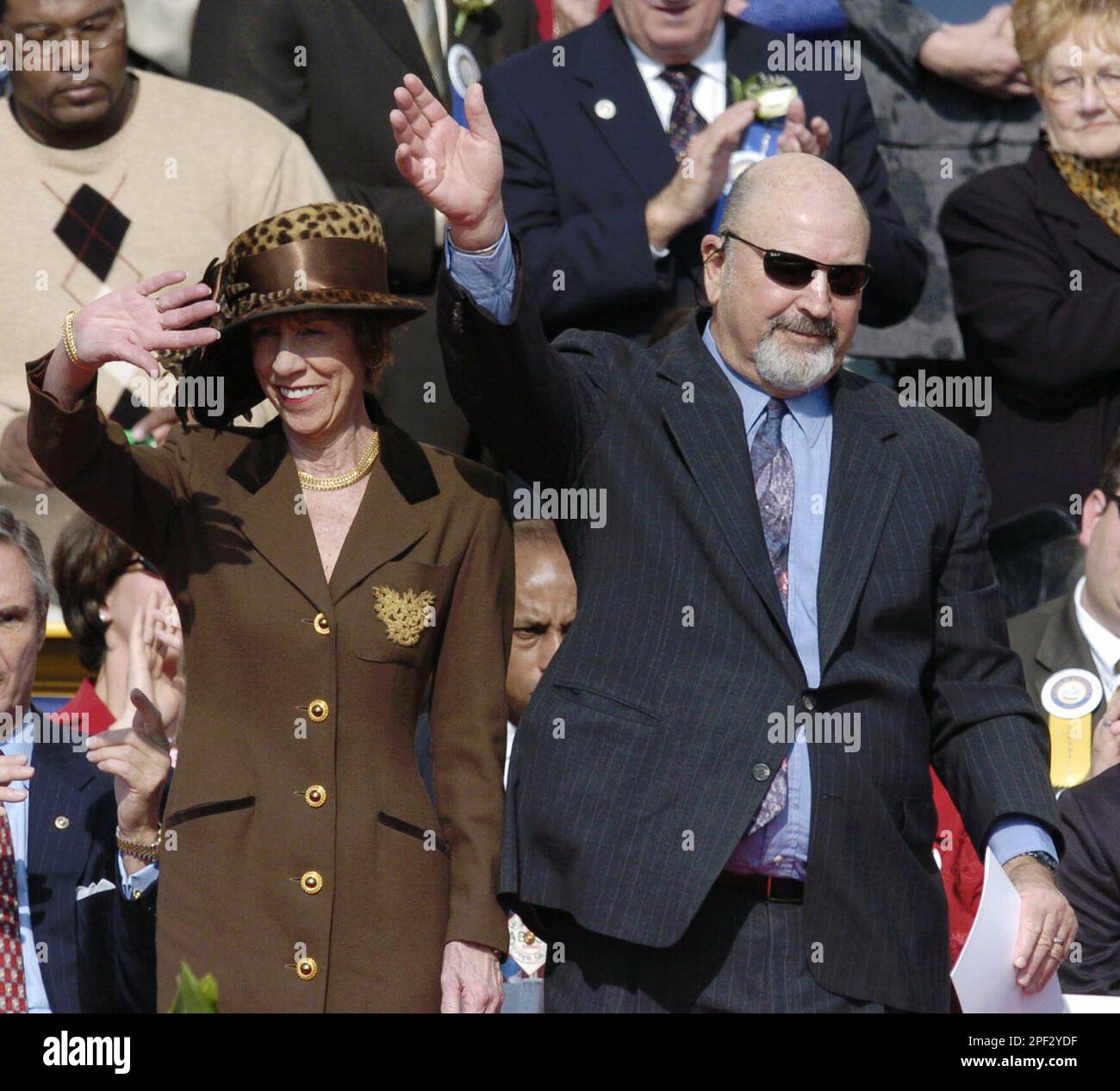 Former Louisiana Gov. Mike Foster and his wife Alice acknowledge the ...