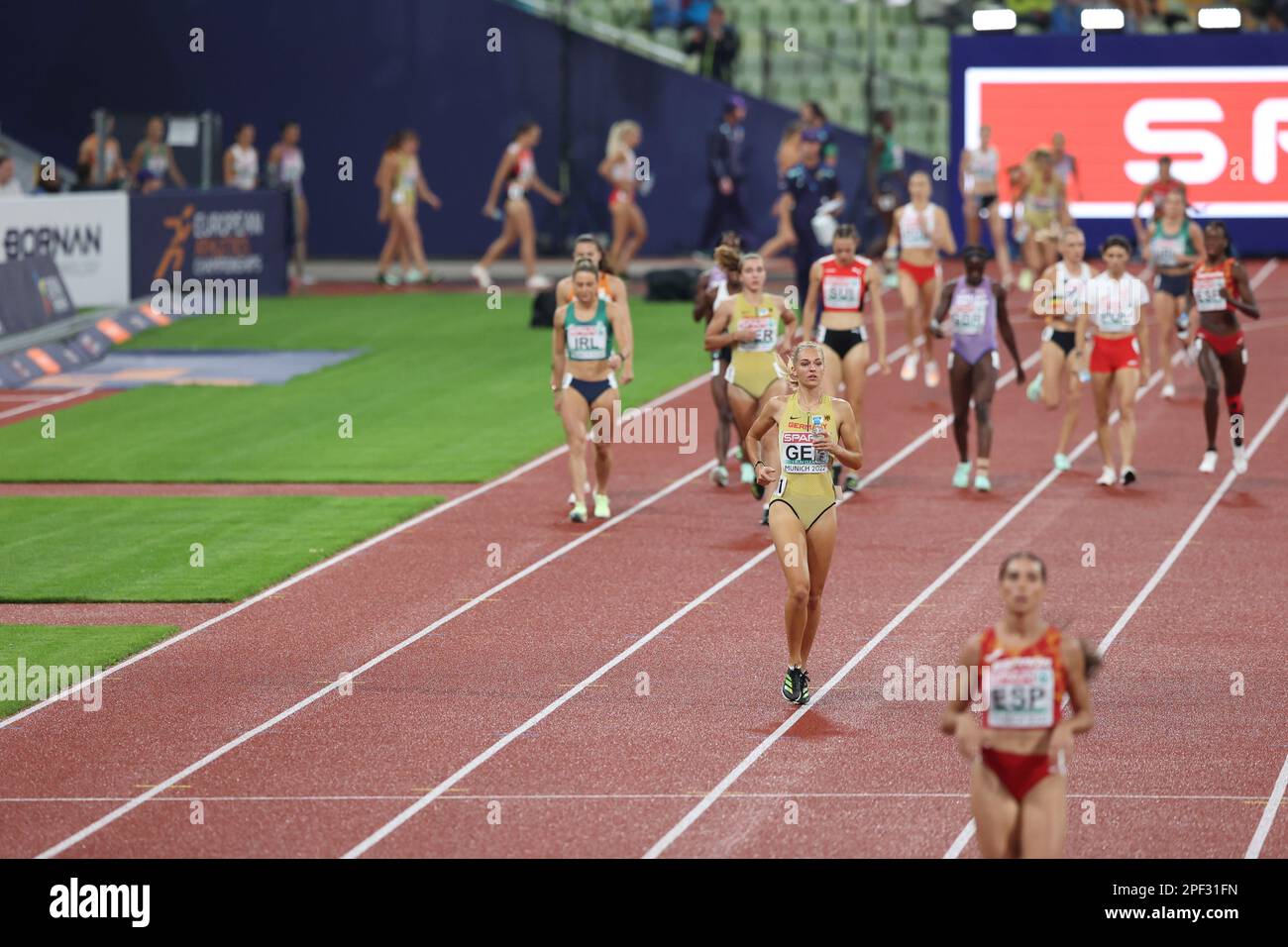 Women entering the track for the 4 * 400m Relay Final at the European Athletics Championship ...