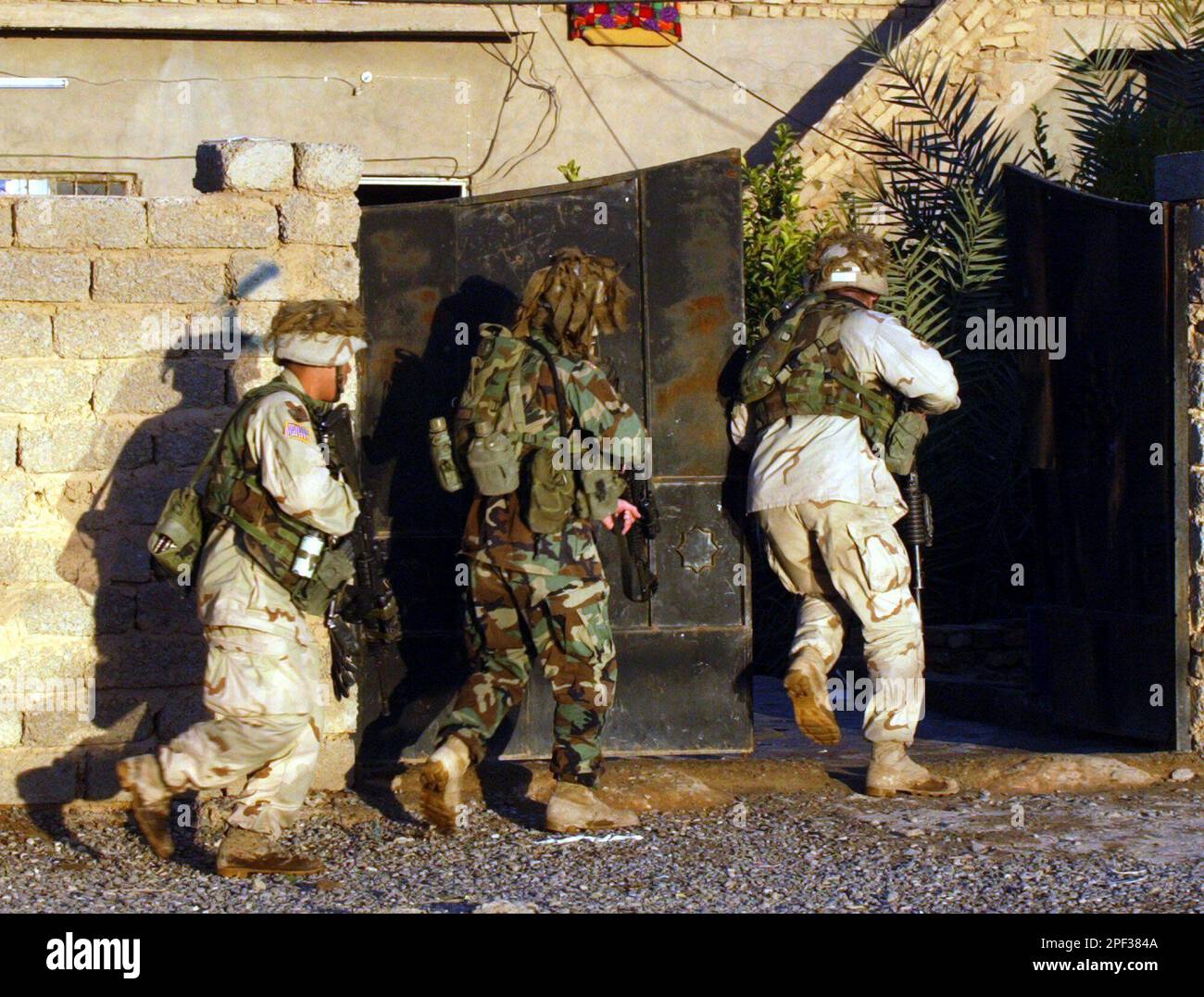 Soldiers of U.S. Army's 4th Infantry Division (Task Force Ironhorse ...