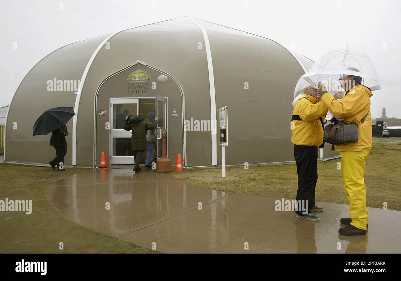 Bill Newton, left, of Winston-Salem, N.C, and Victor Nelson, right, of ...