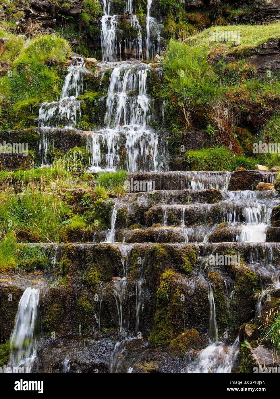 Cow Gill Close Waterfall at Cray in the Yorkshire Dales Stock Photo - Alamy