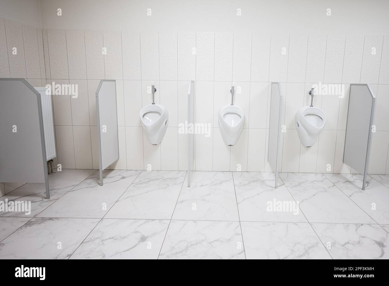 Hygiene in shopping mall. Public gentlemen toilet restroom Stock Photo ...