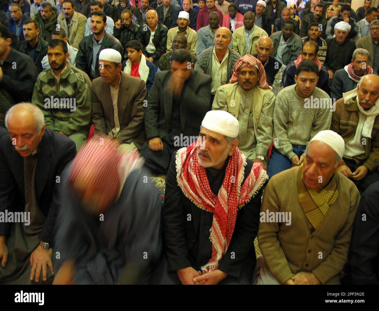 Baghdad's Sunni muslims pray in the al-Khudairi mosque early Monday Nov ...