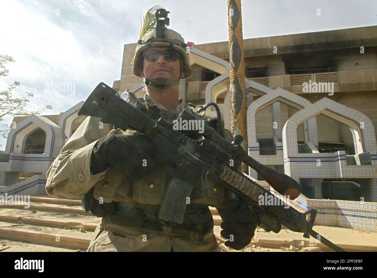 U.S. Army's soldier from 4th Infantry Division (Task Force Ironhorse ...