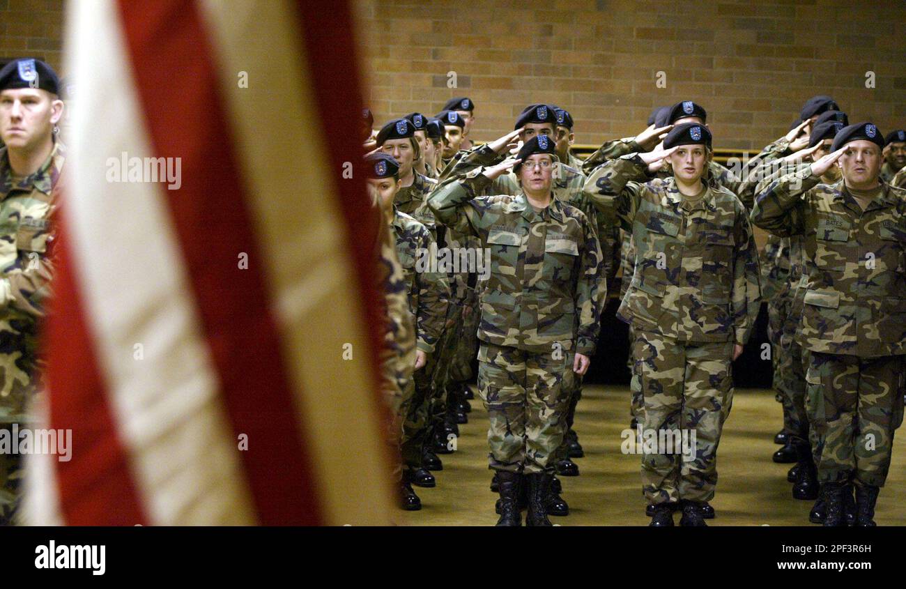Soldiers in the 81st Armor Brigade of the Washington National Guard ...