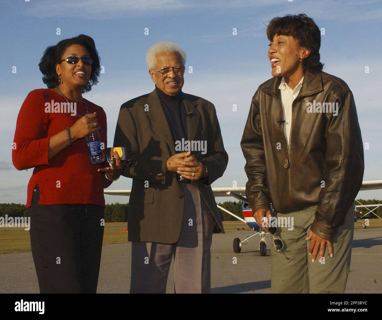 Robin Roberts, right, the news anchor of ABC's "Good Morning America ...