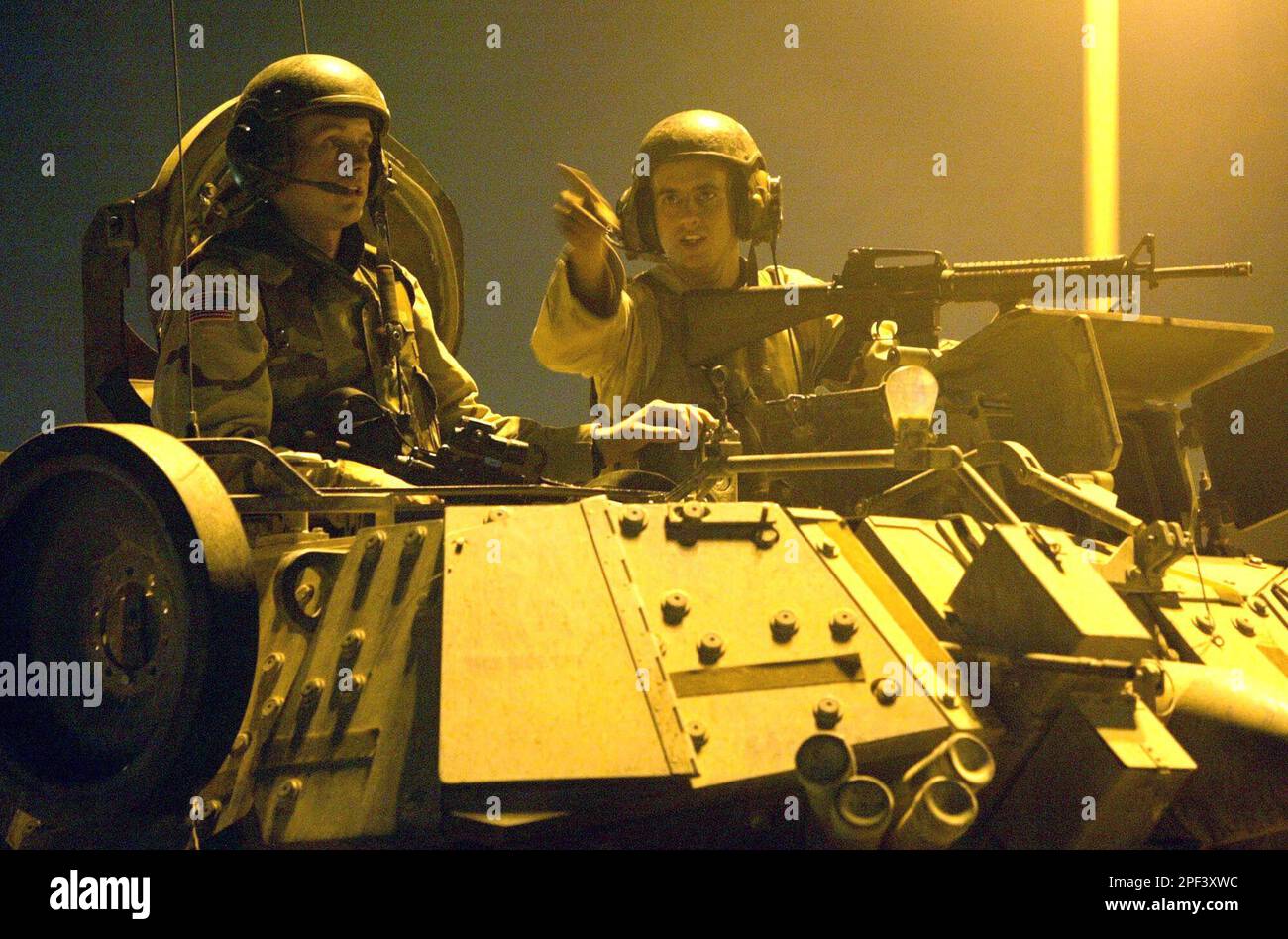 U.S. Army soldier patrol the center of Baghdad late Sunday, Nov 9, 2003 ...