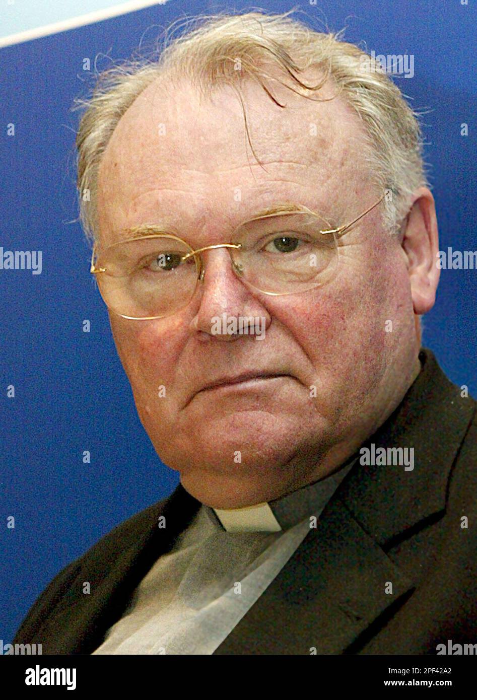 ** ARCHIV ** Der Ratsvorsitzende der Evangelischen Kirche in ...