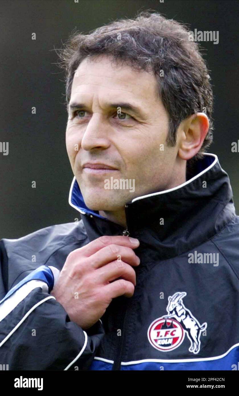 Der neue Trainer des Fussball-Bundesligisten 1. FC Koeln, der Schweizer Marcel Koller trainiert ...