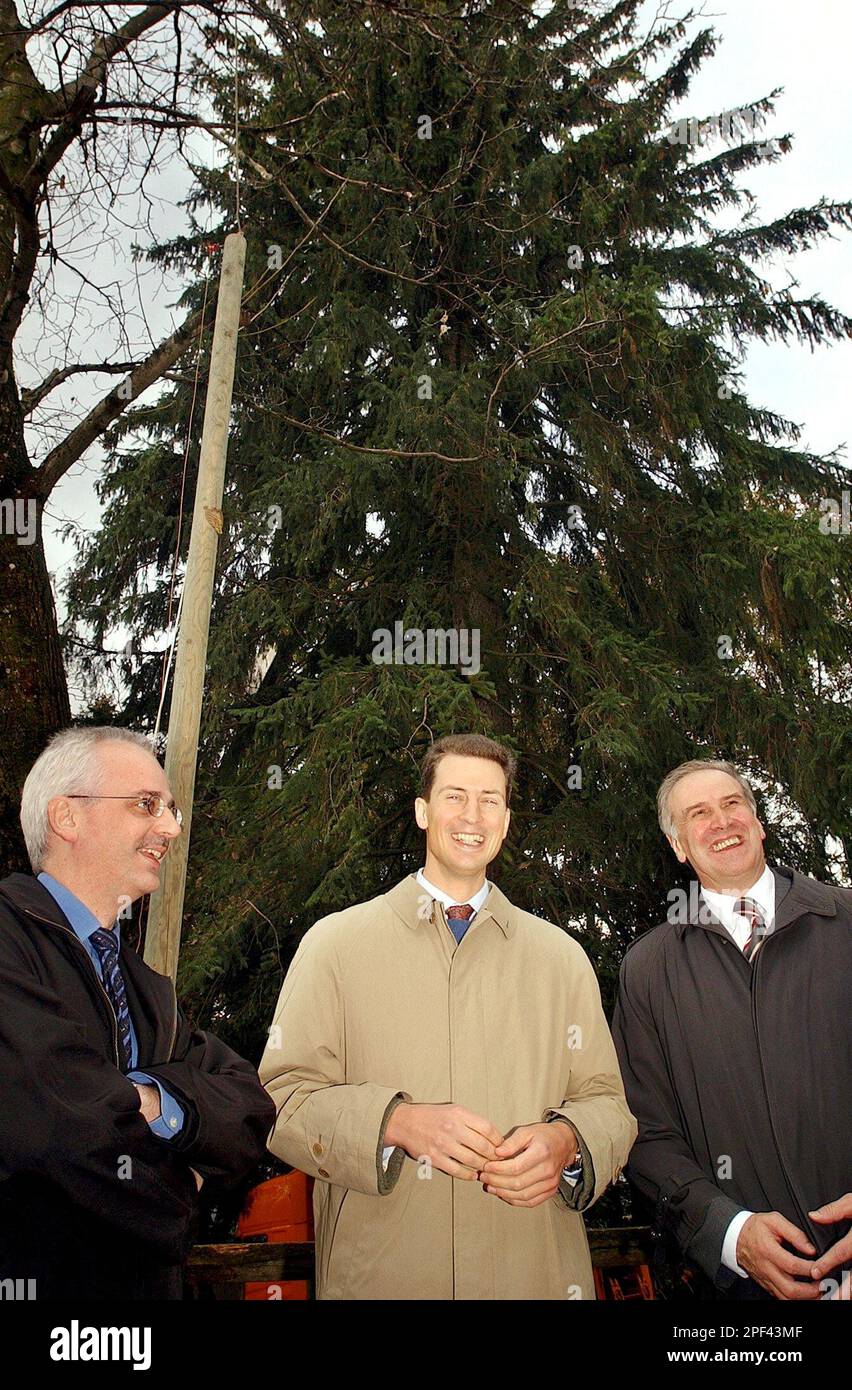 Erbprinz Alois von Liechtenstein, Mitte, Regierungschef Otmar Hasler ...
