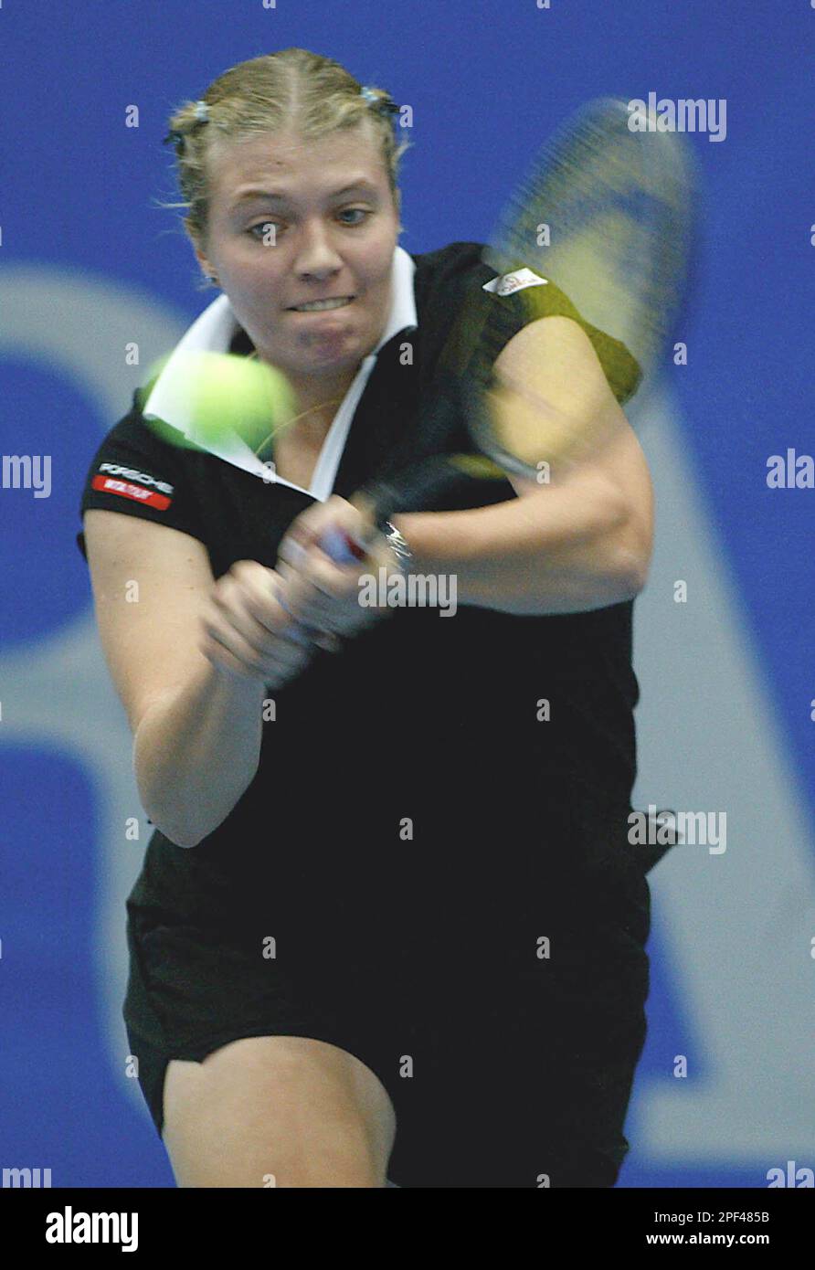 Marie-Gaianeh Mikaelian aus der Schweiz retourniert am Mittwoch, 22 ...