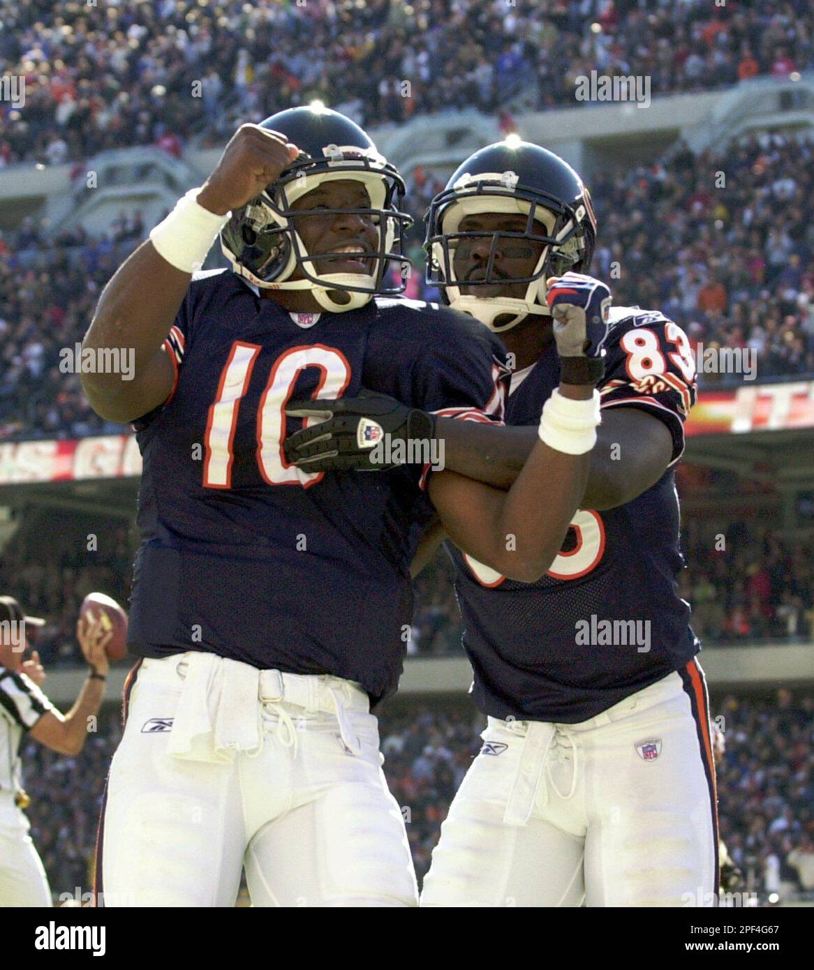 Chicago Bears quarterback Kordell Stewart (10) and wide receiver David ...