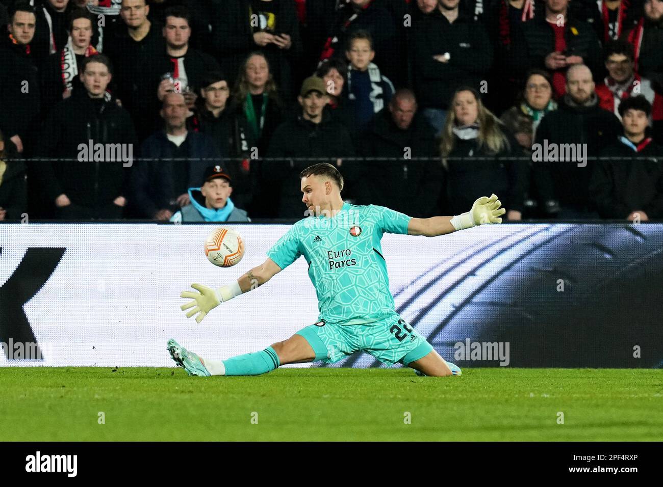 Rotterdam - Feyenoord keeper Timon Wellenreuther during the match ...
