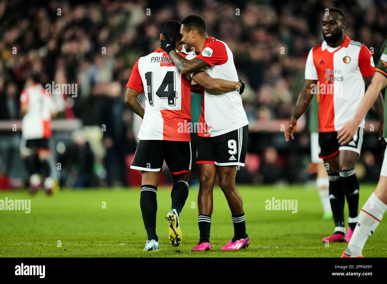 Rotterdam - Igor Paixao of Feyenoord, Danilo Pereira da Silva of ...