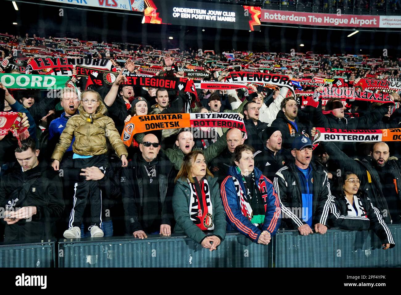 Feyenoord v shakhtar hi-res stock photography and images - Alamy