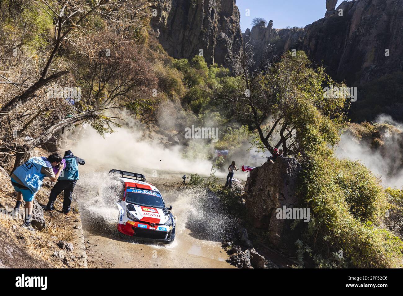 33 Elfyn EVANS (GBR), Scott MARTIN (GBR), TOYOTA GAZOO RACING WRT ...