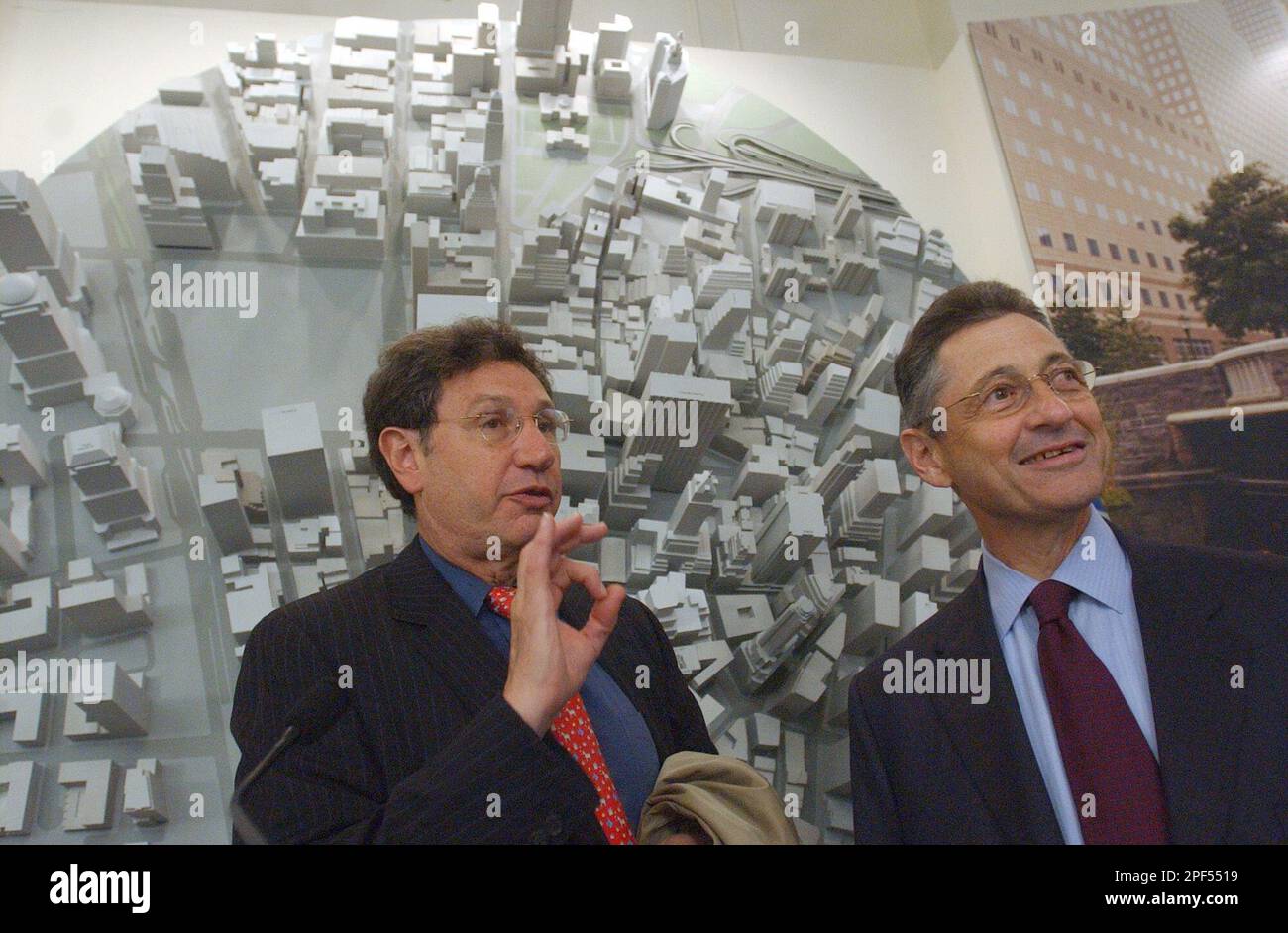 Carl Weisbrod, president of the Alliance for Downtown New York, left ...