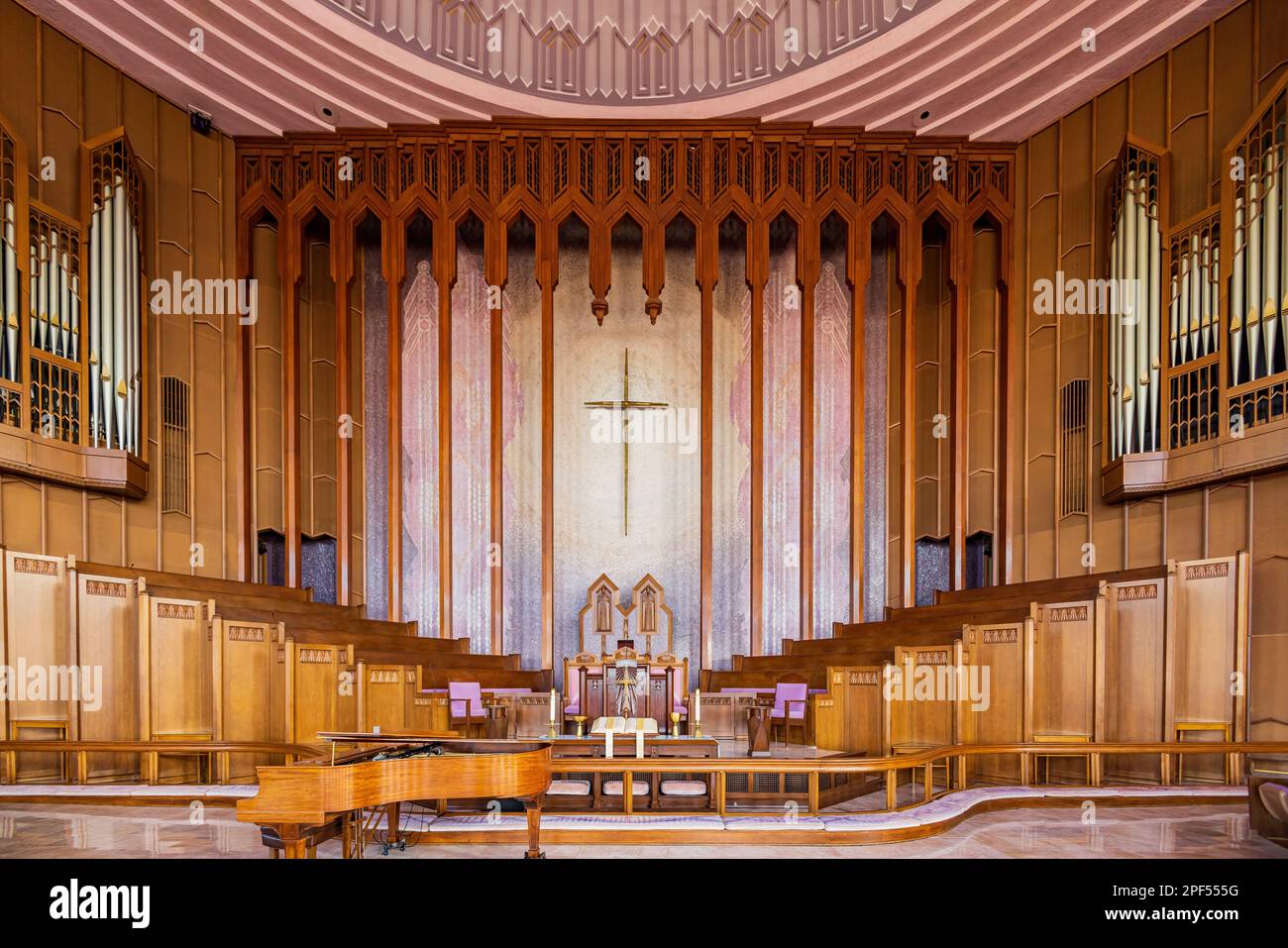 Interior view methodist church hi-res stock photography and images - Alamy