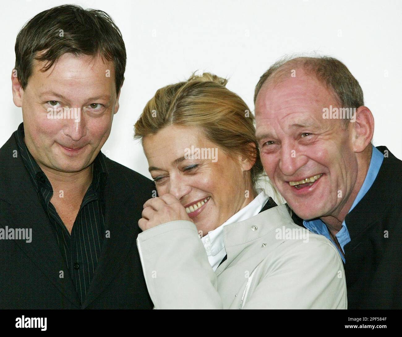 Die deutschen Schauspieler Matthias Brandt, Barbara Rudnik und Michael ...