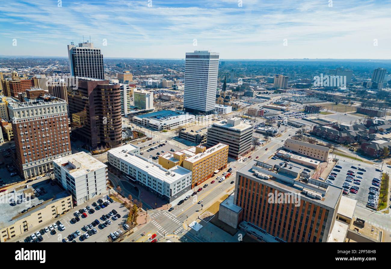 Aerial tulsa oklahoma city skyline hi-res stock photography and images ...