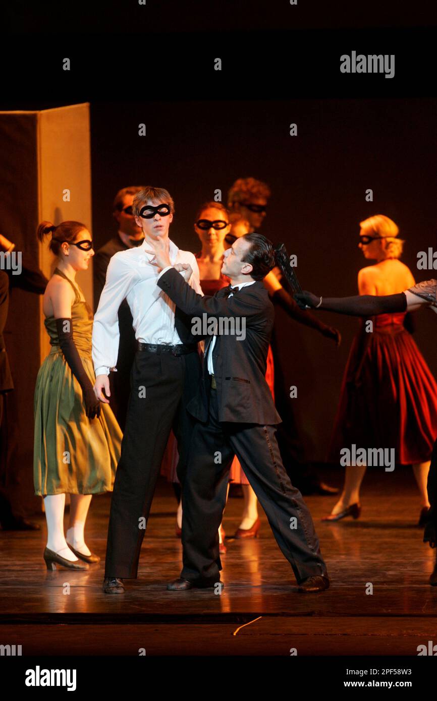 bolshoi 081 ls.jpg From left: Denis Savin as Romeo and Denis Medvedev ...