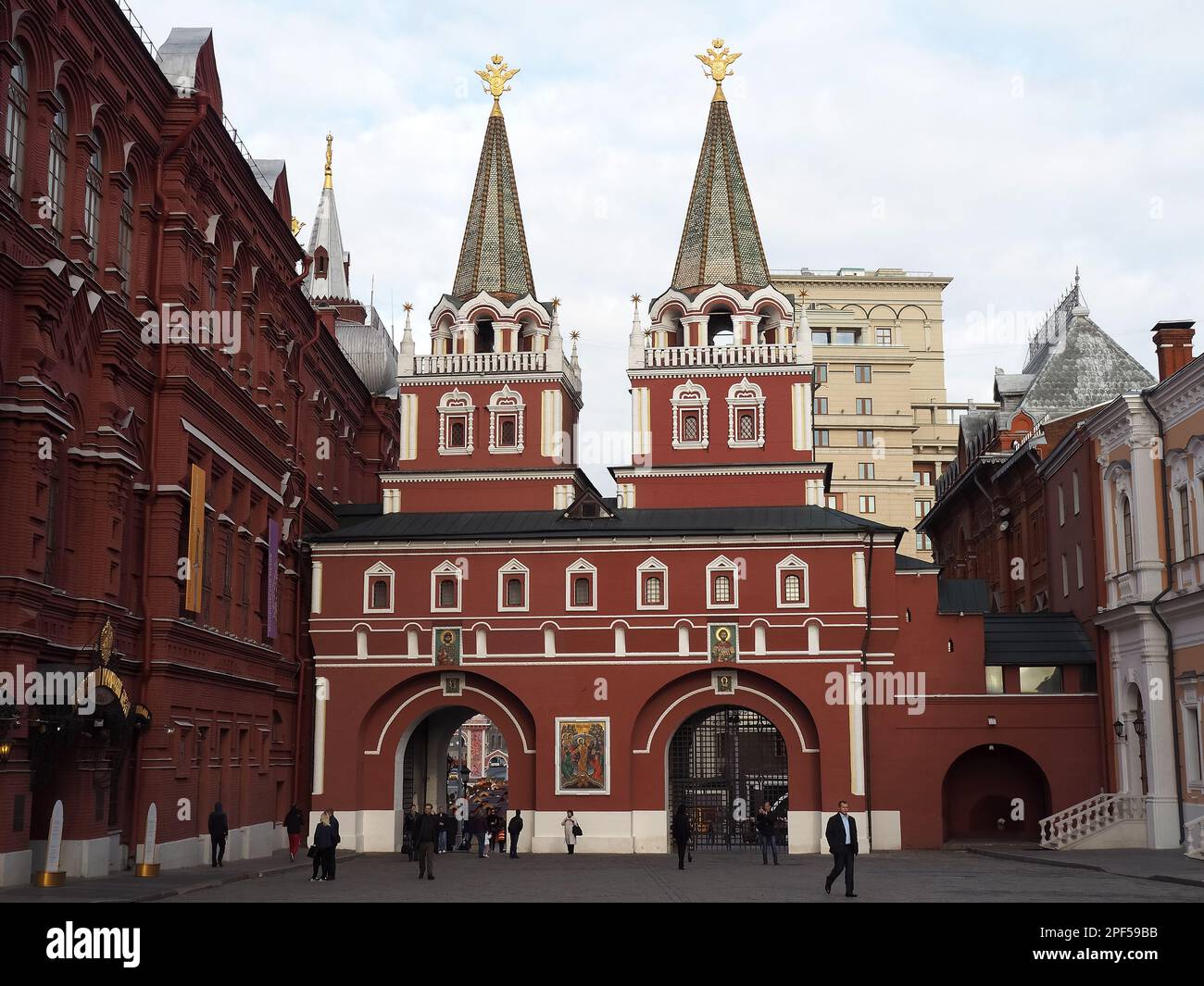 Moscow iberian gate and chapel hi-res stock photography and images - Alamy