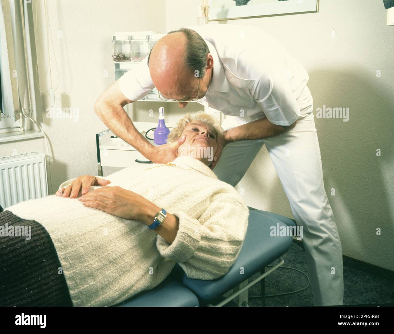 General practitioner in chirotherapy for joint blockages and back pain ...