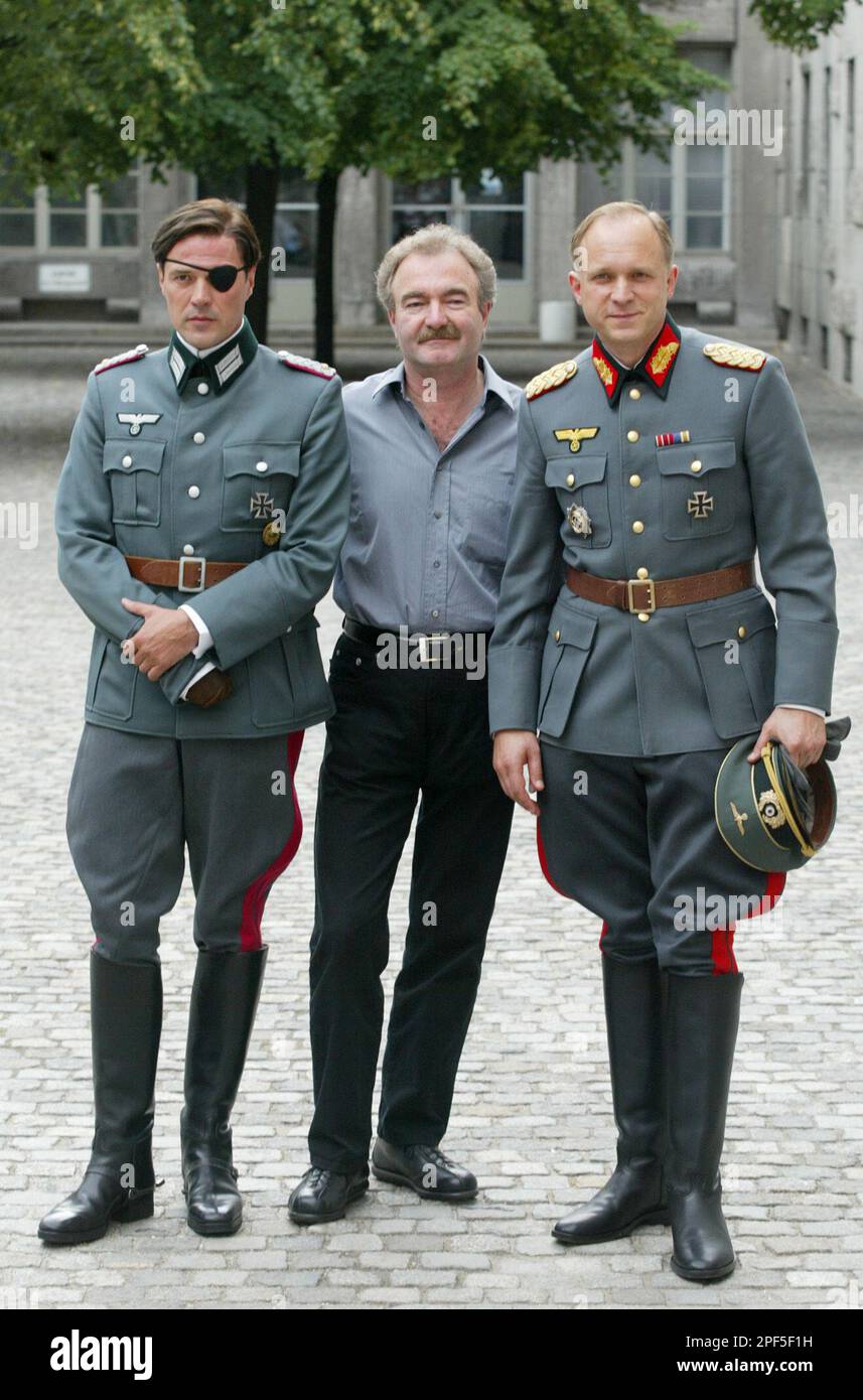 Schauspieler Sebastian Koch als Claus Schenk Graf von Stauffenberg ...