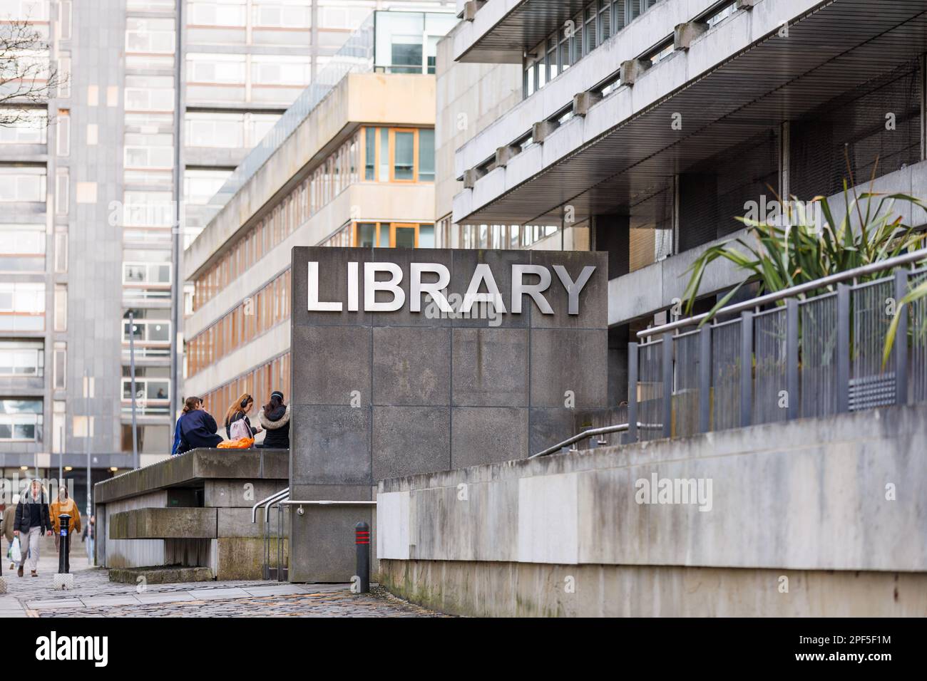 Edinburgh university library hi-res stock photography and images - Alamy