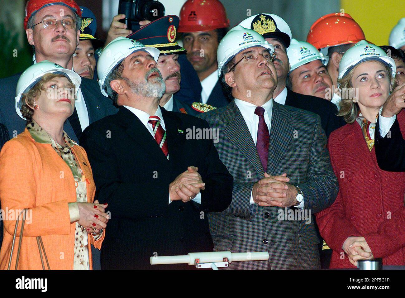 New Paraguayan President Nicanor Duarte Frutos, second right, and the ...