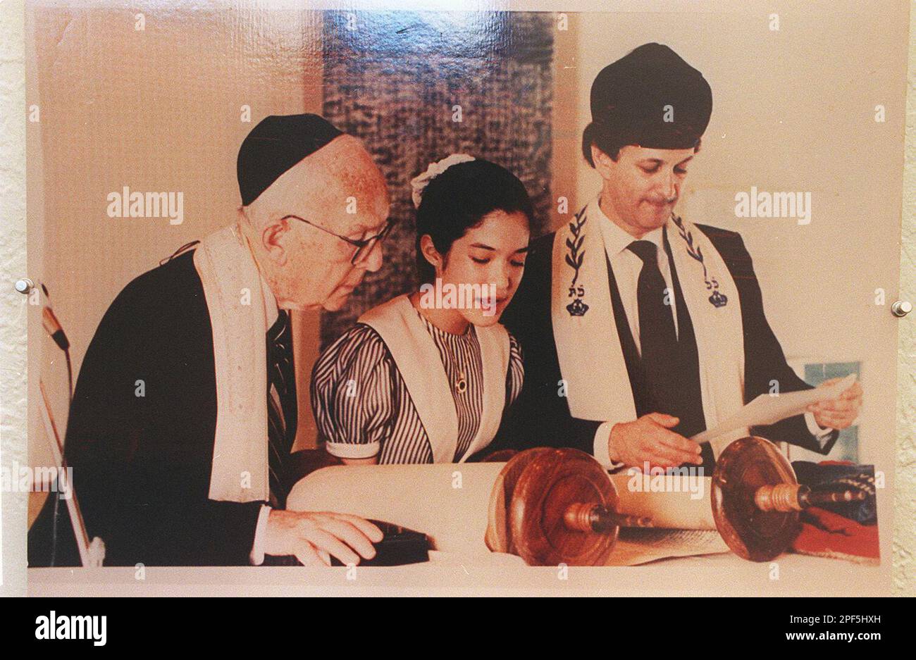 CHINESE JEWS 2/C/21SEP97/PZ/LS ----- YiLing Livia Chen-Josephseon ...