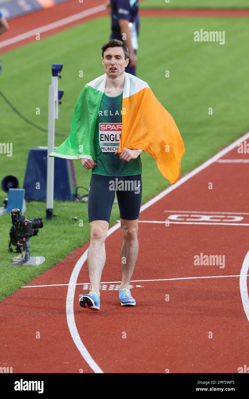 Mark ENGLISH celebrating after winning the Bronze Medal in the 800m ...