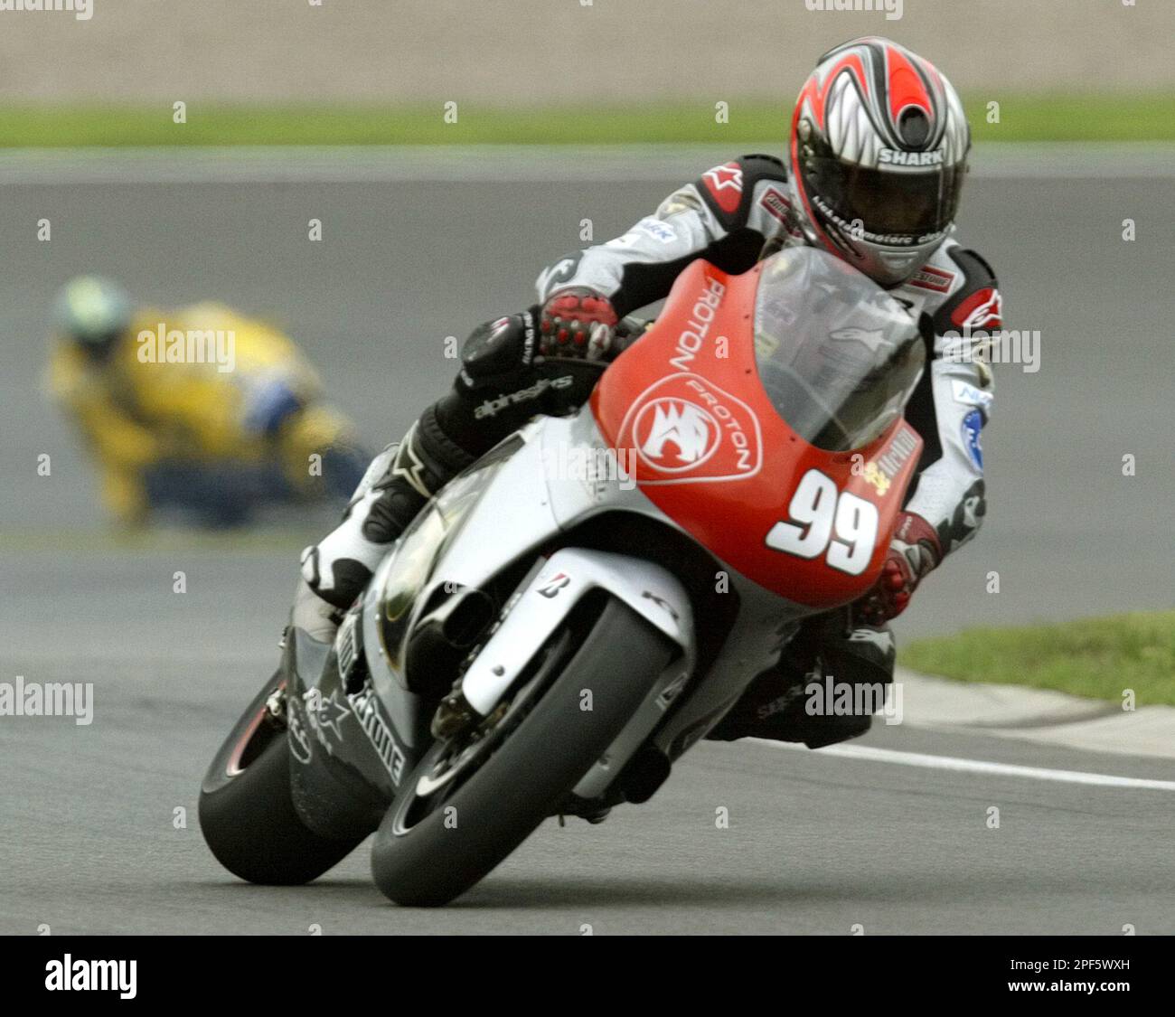 Der Brite Jeremy McWilliams auf seiner Proton KR waehrend der ...