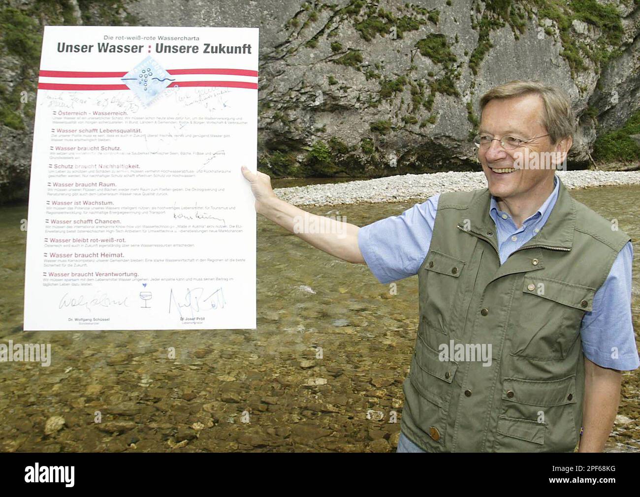 Bundeskanzler Wolfgang Schuessel haelt am Samstag, 5. Juli 2003, die ...