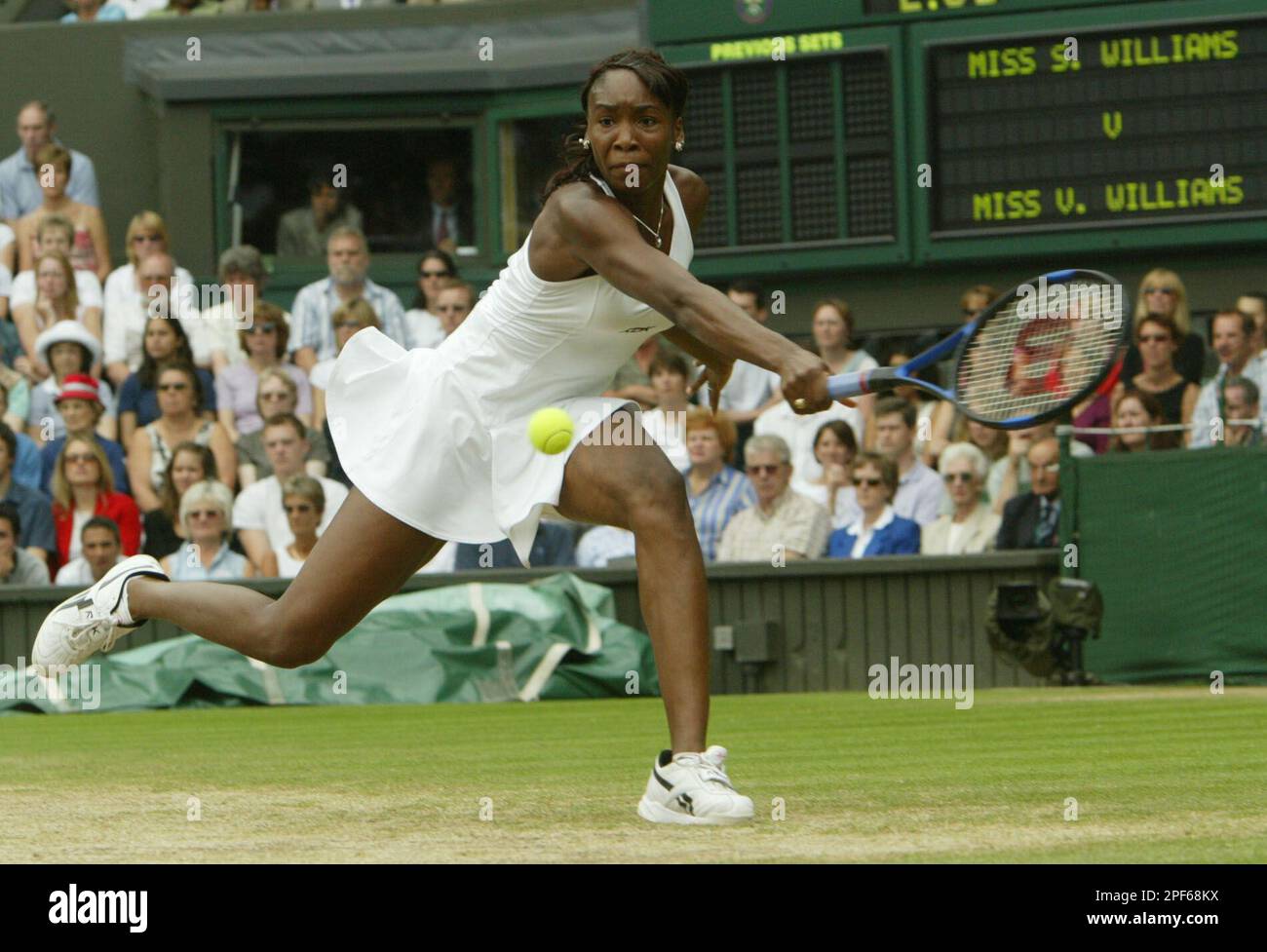 Venus Williams returns to her sister Serena during the Women's Singles ...
