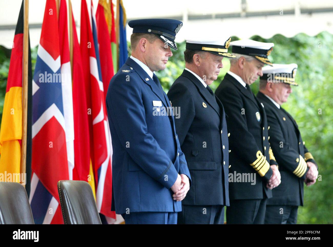 Der neue Schulkommandeur Colonel Mark P. Sullivan, der spanische ...