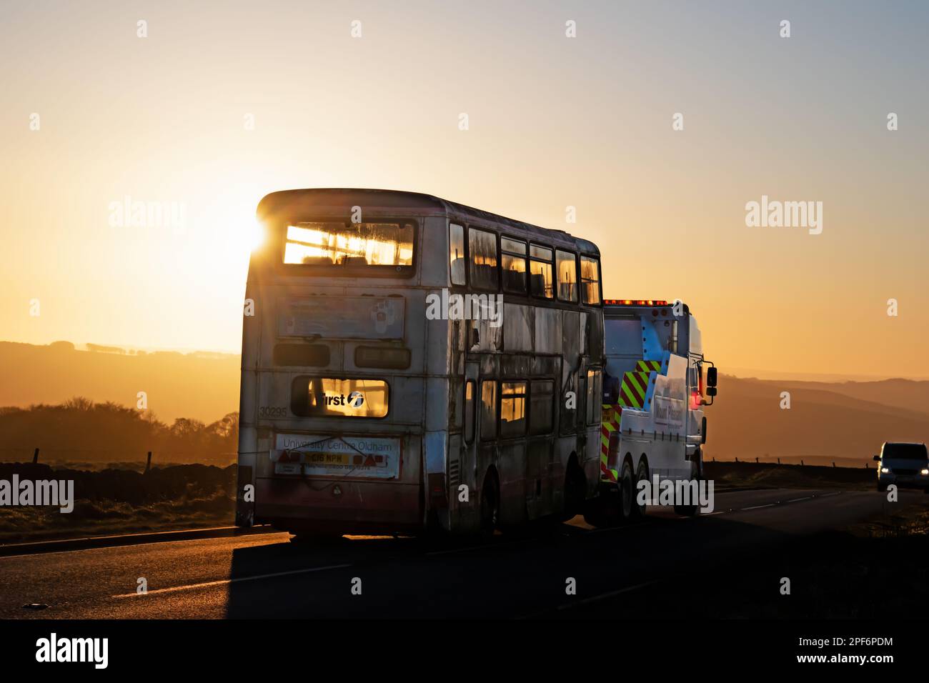 Bus tow recovery hi-res stock photography and images - Alamy