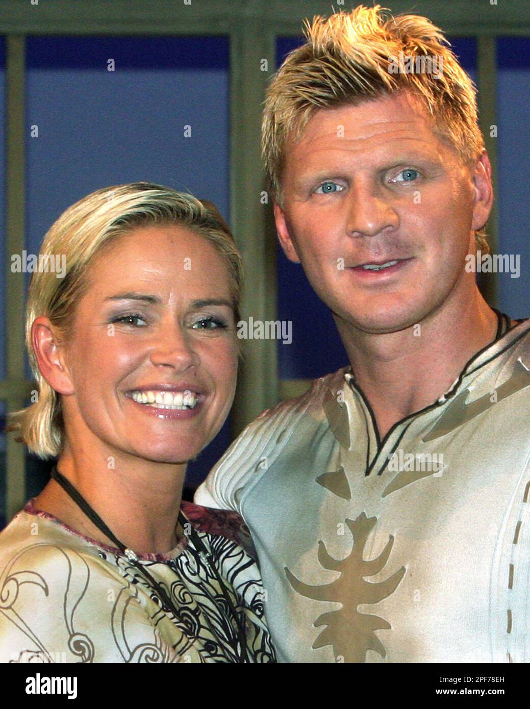 Der Fussballprofi Stefan Effenberg, rechts, und seine Freundin Claudia ...