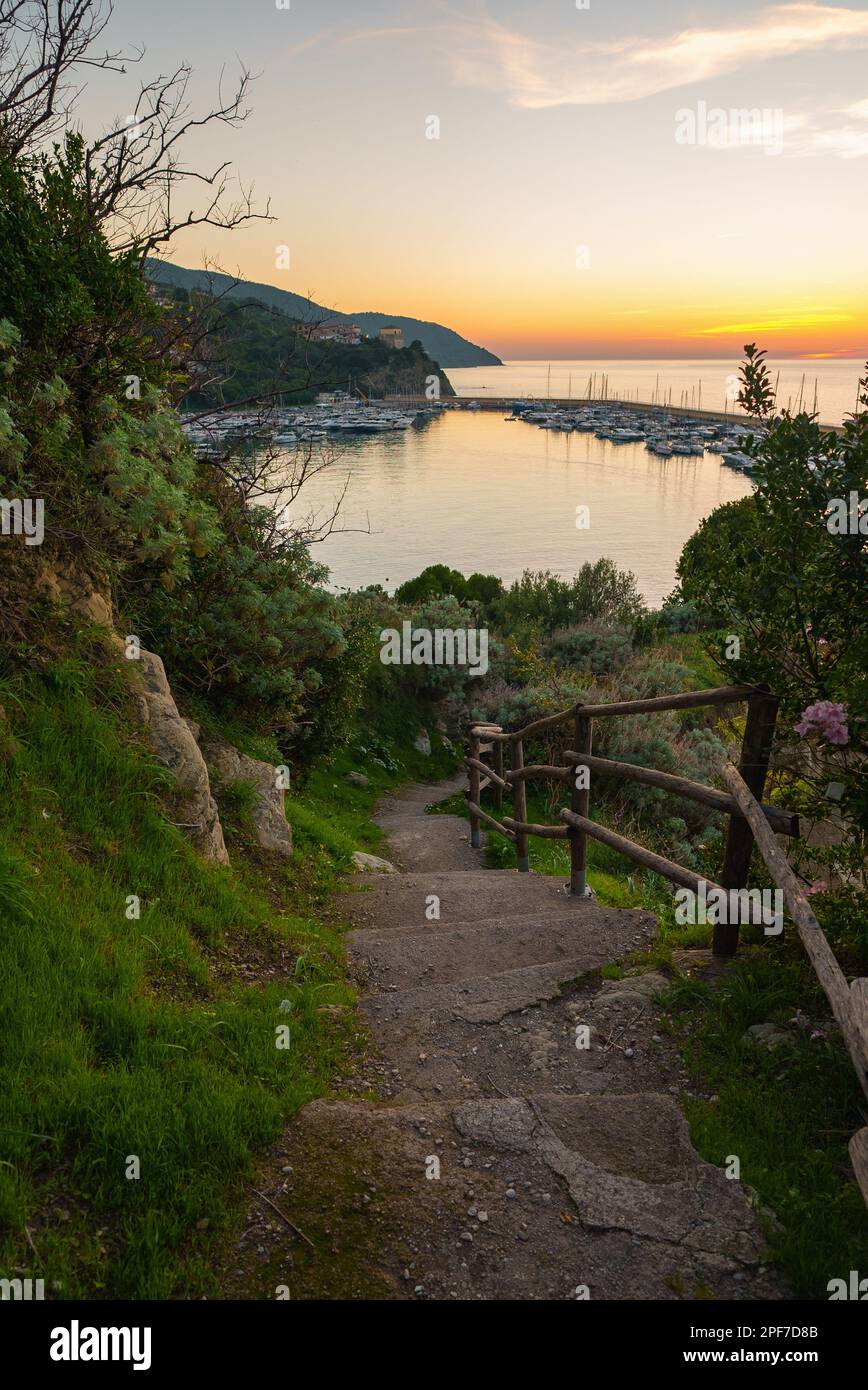 Beautiful path leading down the cliff to the sea Stock Photo - Alamy