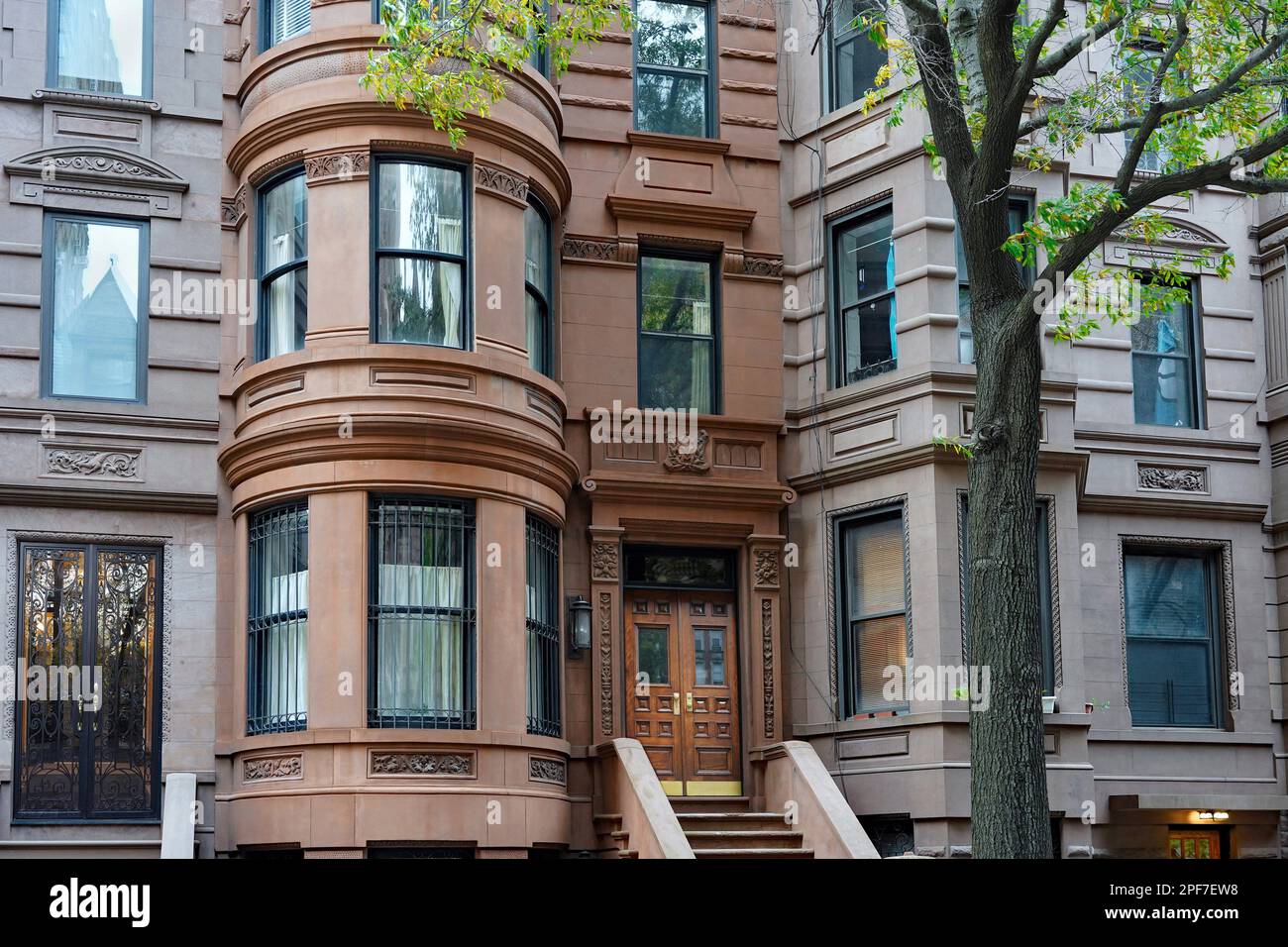 Upper west side brownstone door hi-res stock photography and images - Alamy