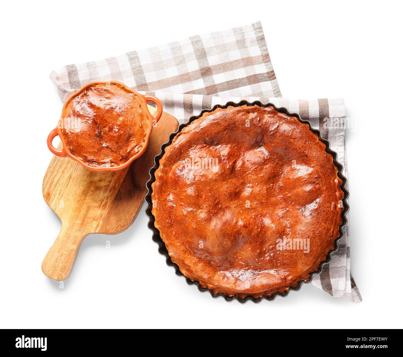 Delicious meat pies in baking forms isolated on white background Stock ...