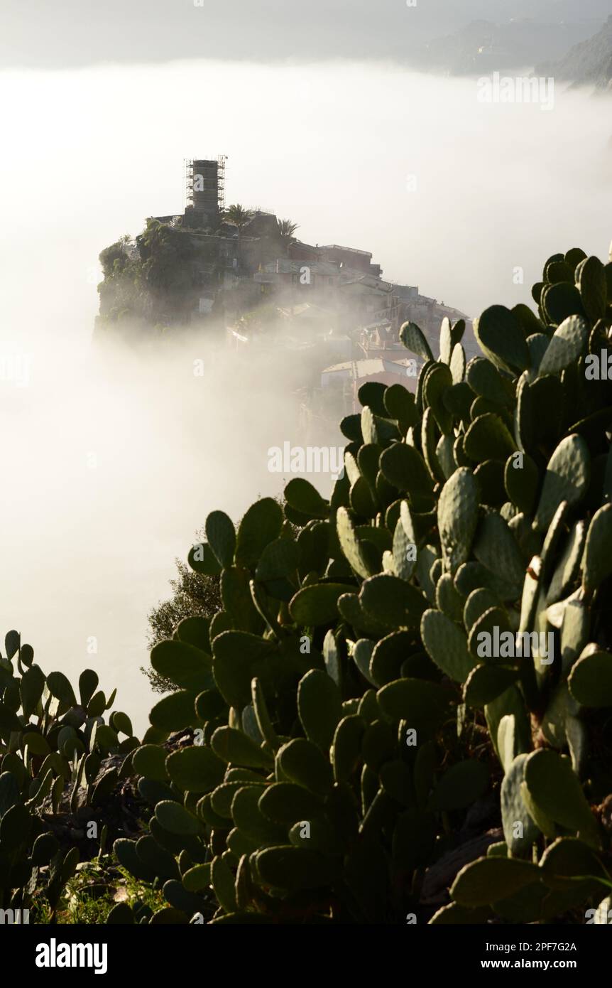 Castello dorio hi-res stock photography and images - Alamy