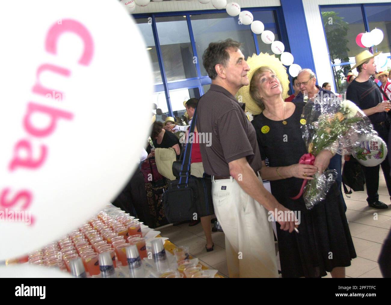 Bert Jones and his wife Doreen from Canada arrive at the Jardines ...