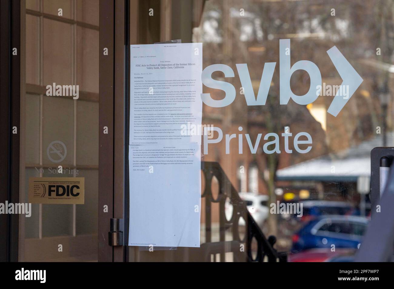 Wellesley, Massachusetts, USA. 15th Mar, 2023. A notice from the FDIC ...