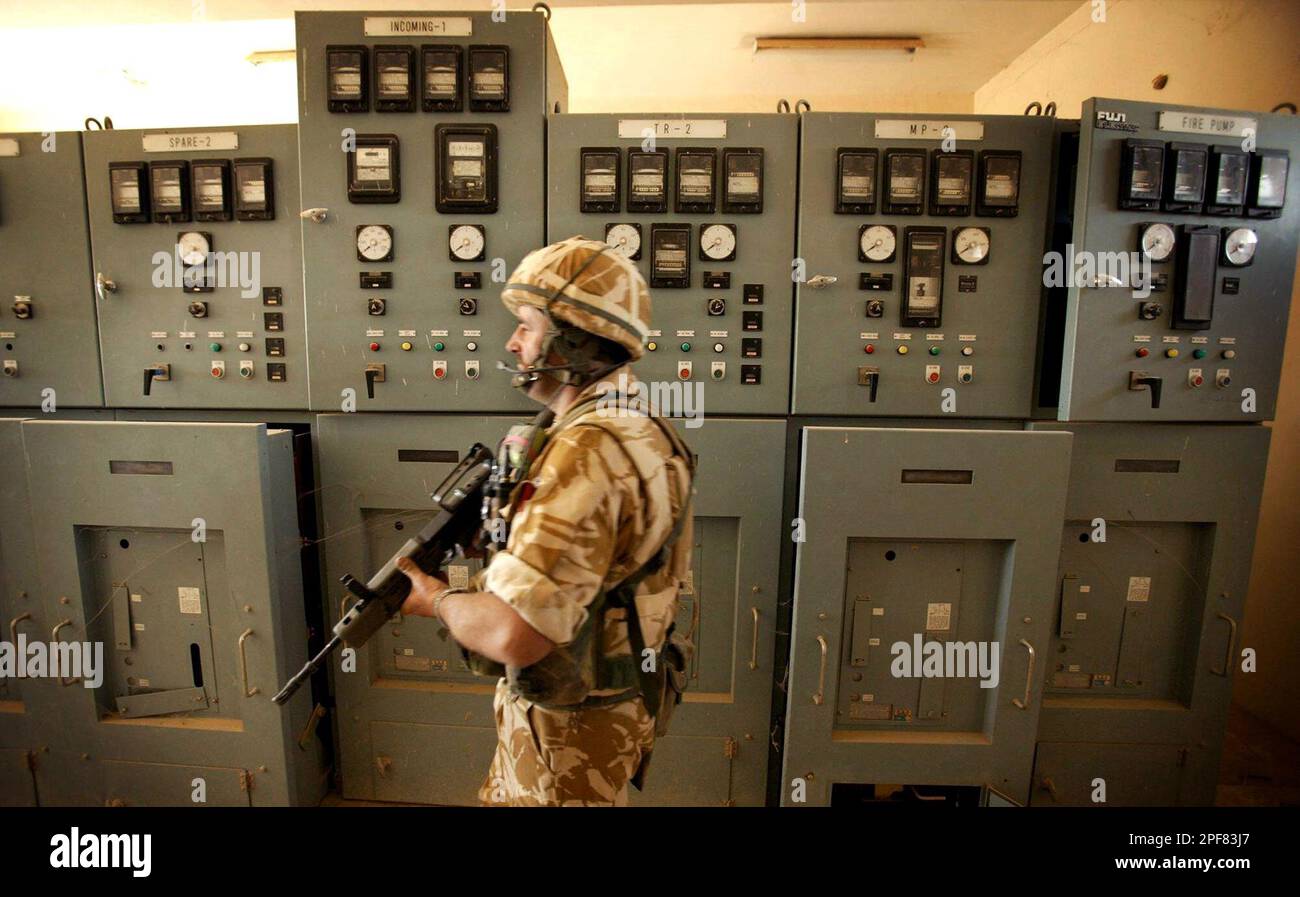 A British Soldier of a team led by the 2CS Regiment RLC patrols a Gas ...