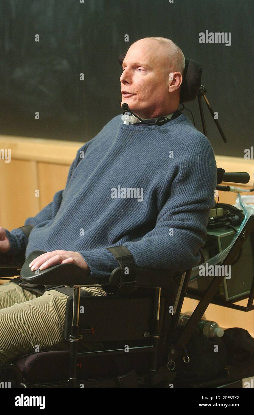 Actor Christopher Reeve, paralyzed in a horse riding accident, speaks ...