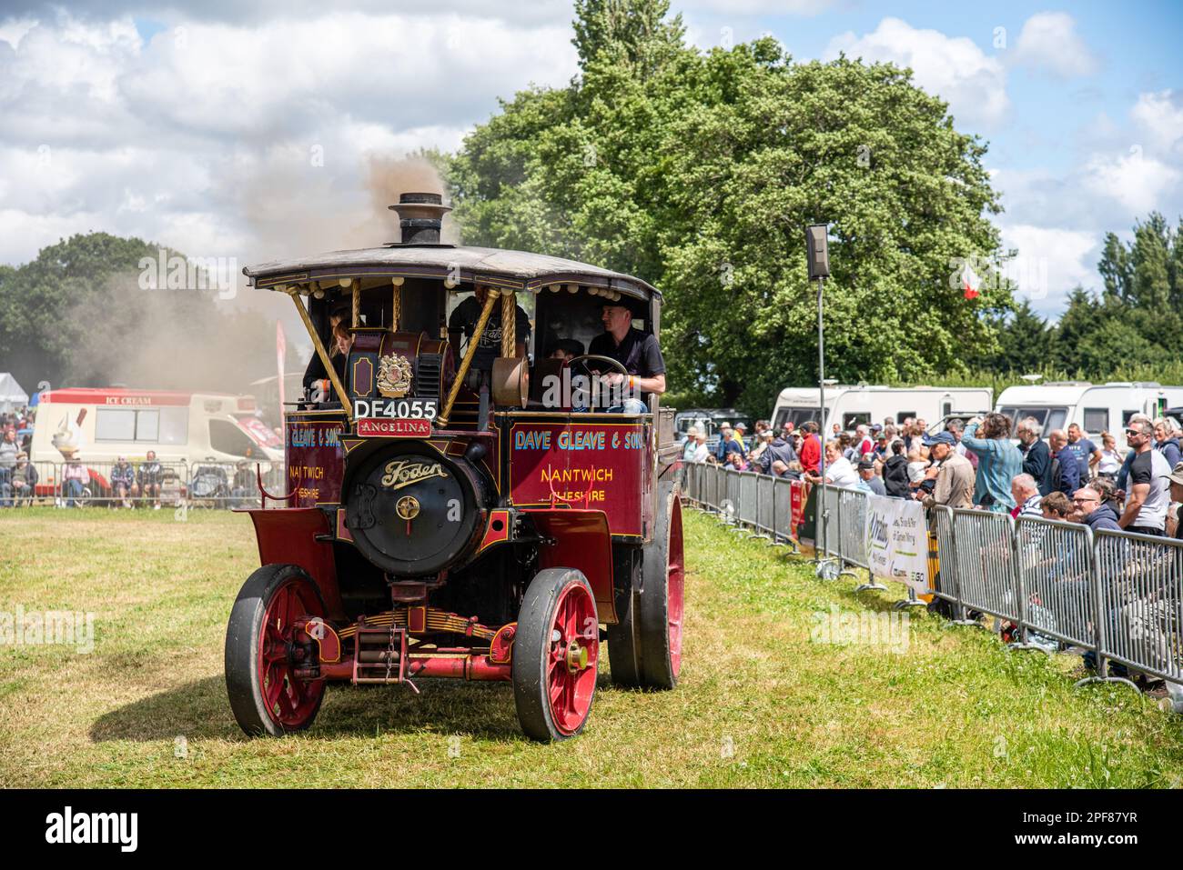 Foden steam traction engine on a warm, sunny Summer day at Kelsall ...