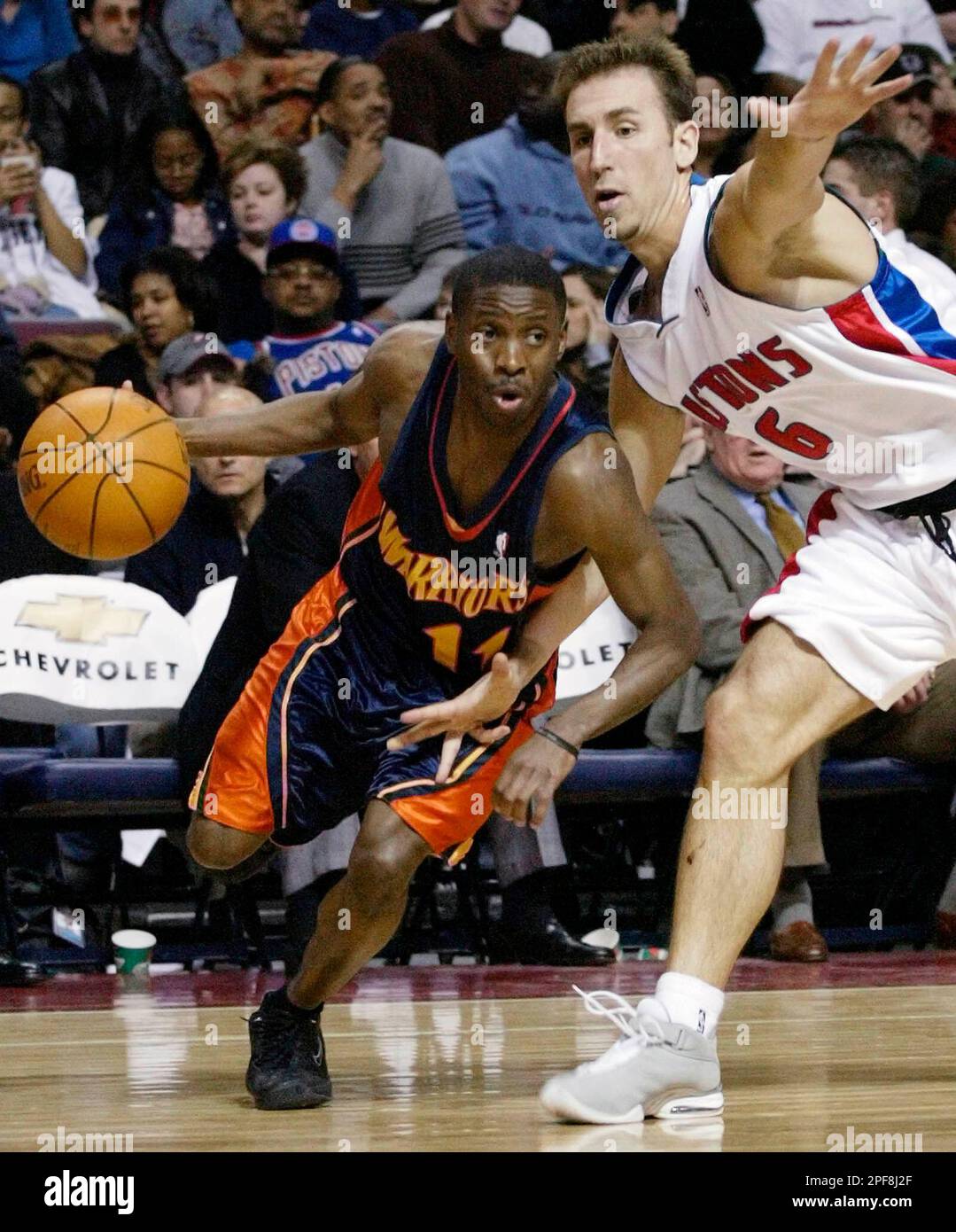 Earl Boykins And Nate Robinson