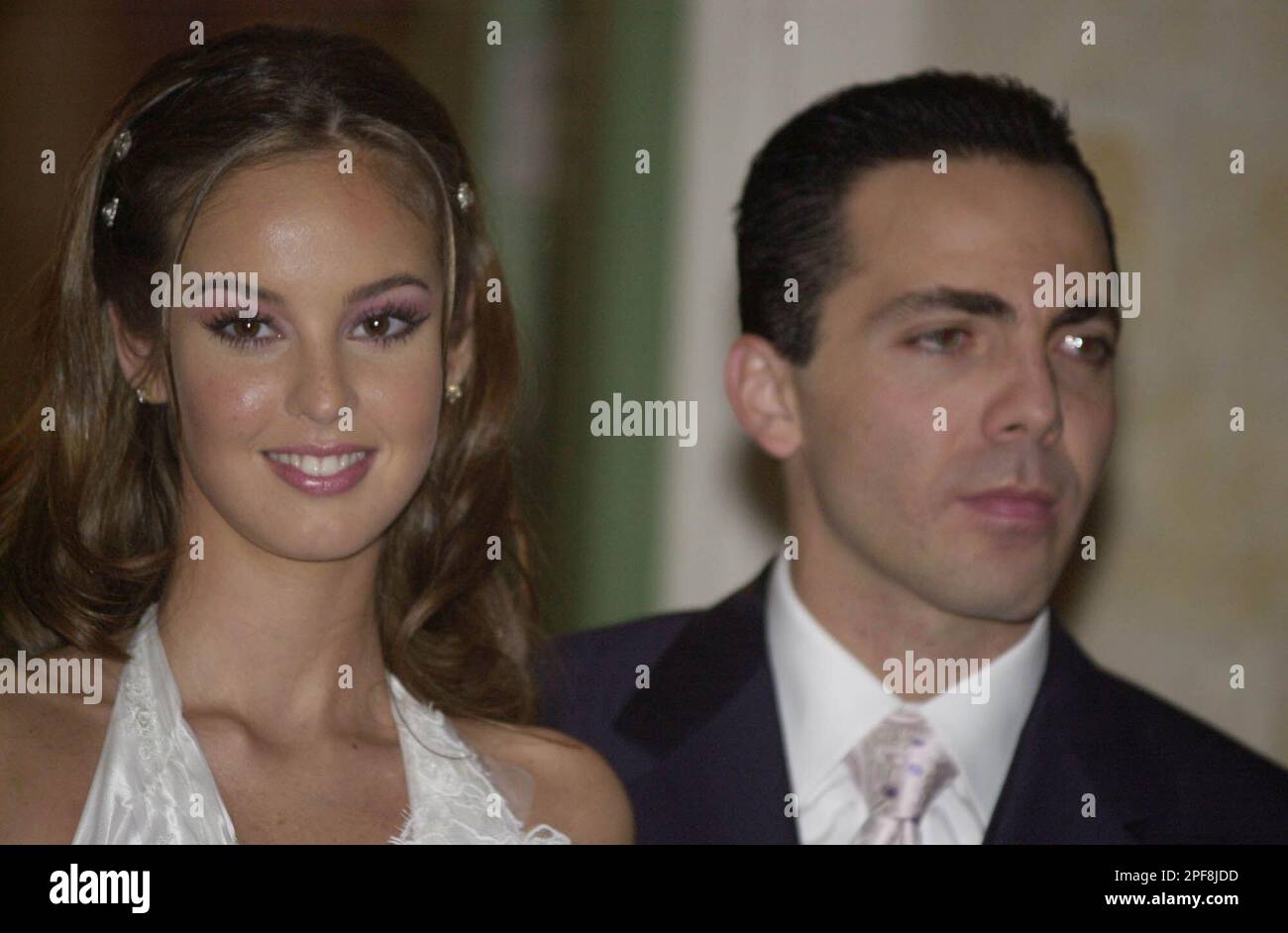 Cristian Castro and Gabriela Bo pose minutes before their wedding ...