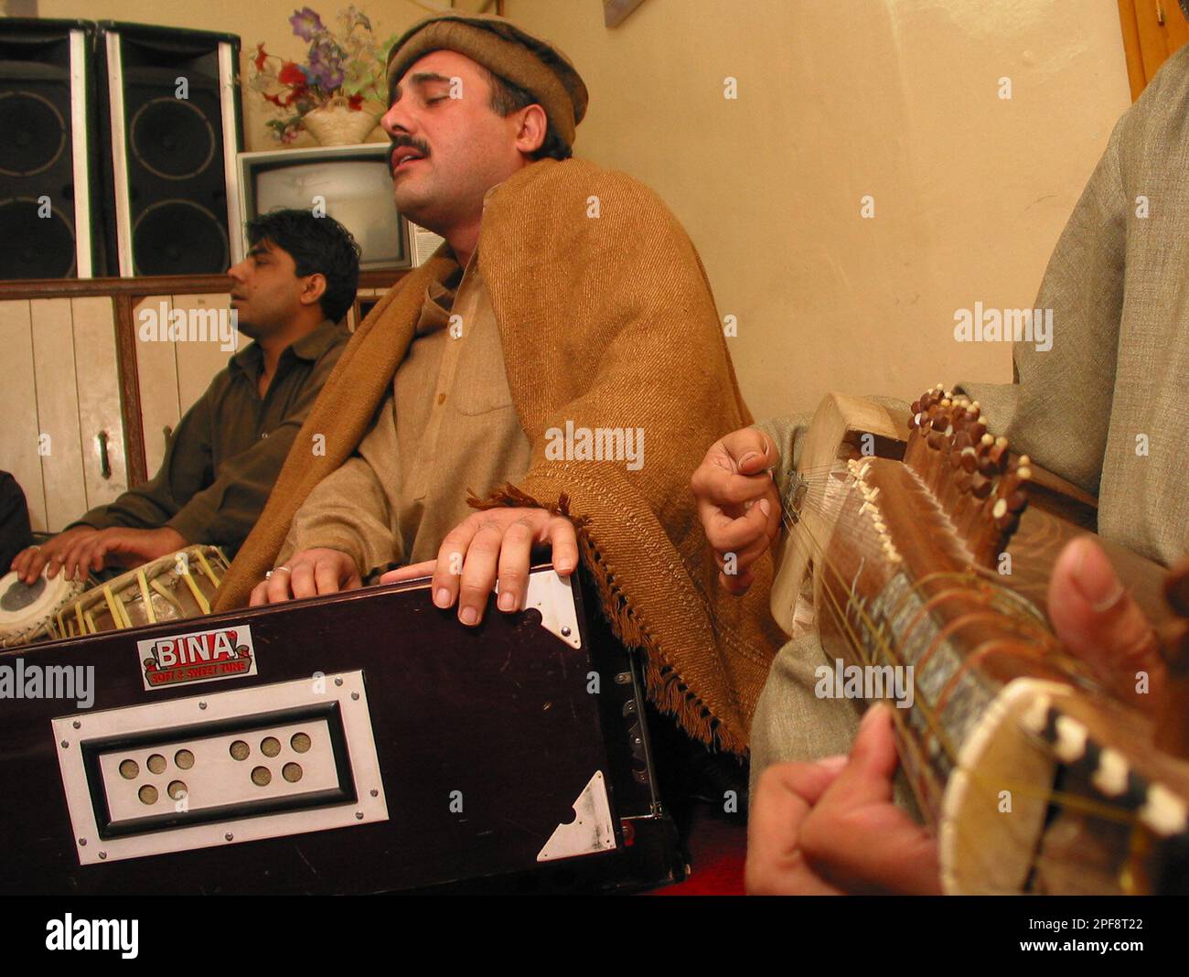 Famous Pastun singer Gulzar Alam practices singing behind closed doors ...